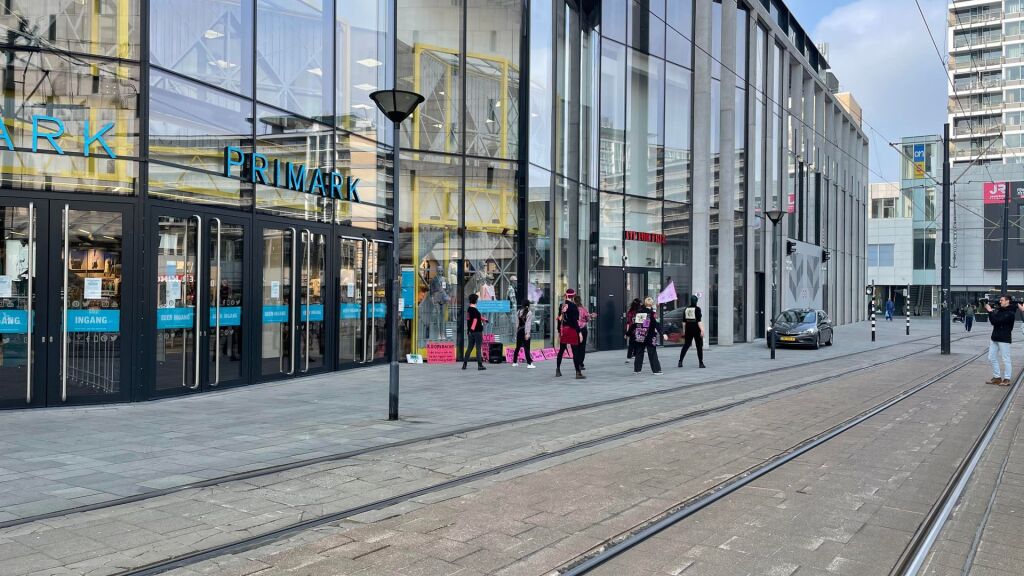 Grootste Primark van Nederland opent in Rotterdam, maar niet iedereen ...