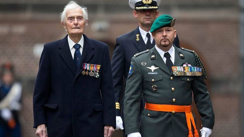 Oorlogsveteraan Kenneth Mayhew (104) overleden: 'De laatste ...