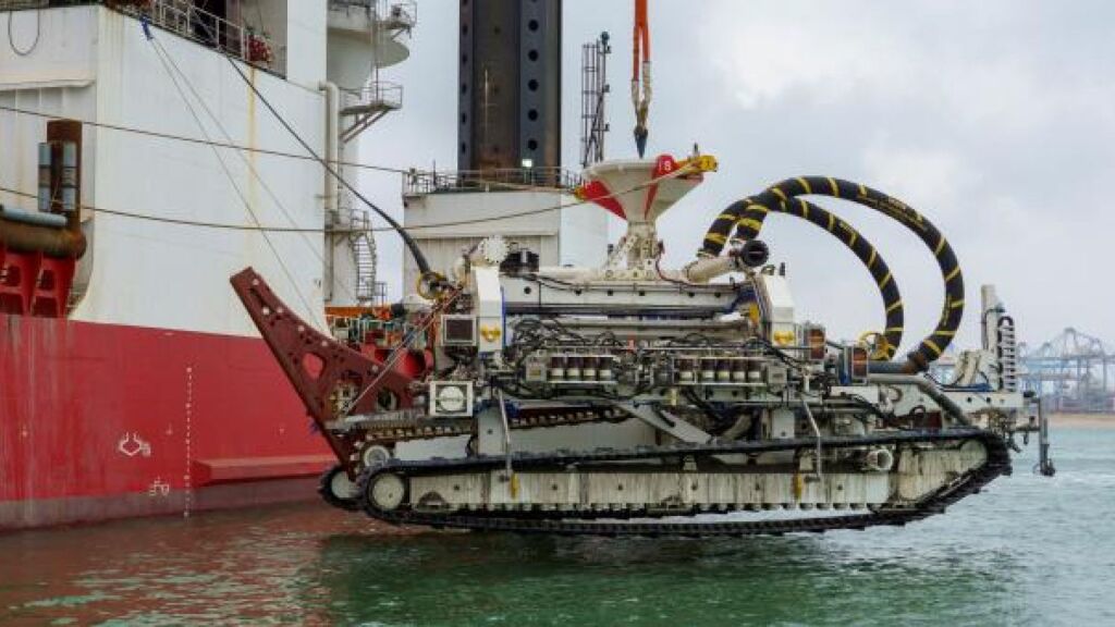 Monsterklus op zee: robot graaft kilometers kabel voor windmolenstroom