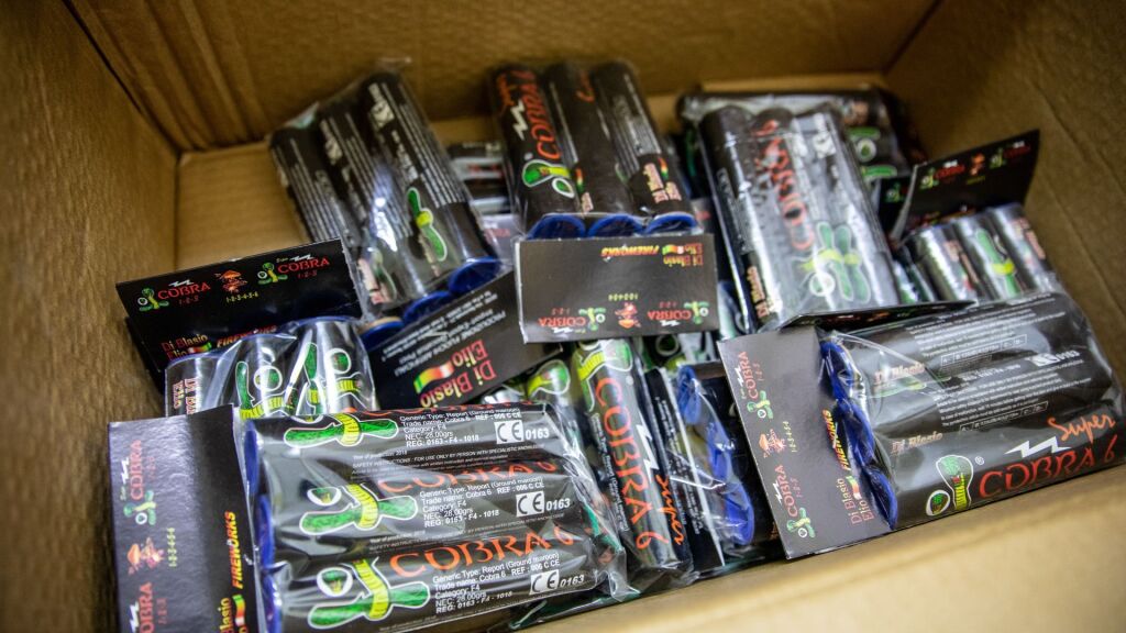 Vuurwerk ontploft in hand van 16-jarige Rotterdammer: twee vingers kwijt