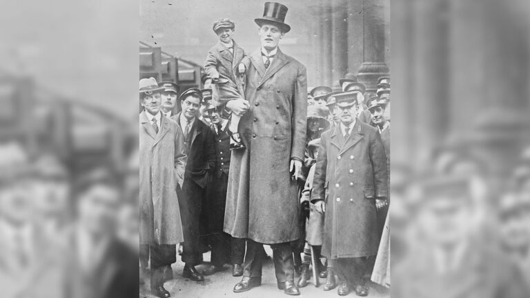 Hoe de verlegen Reus van Rotterdam na zijn dood nóg groter werd