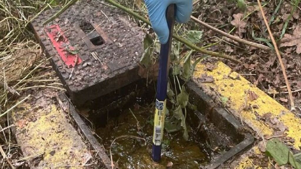 Brânput by Oerterp folsmiten mei jarre, brânwacht hindere by it wurk