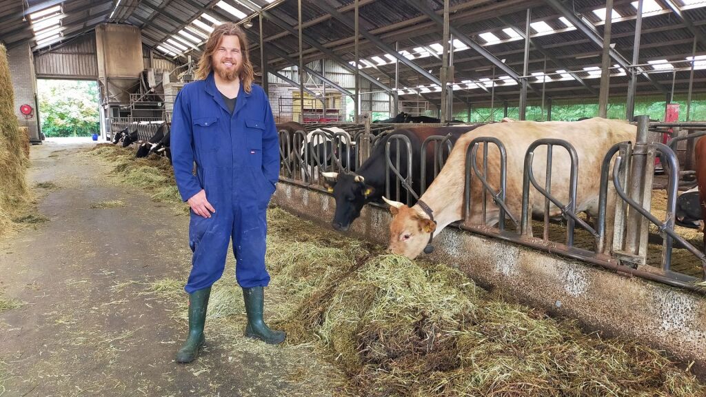 Bij veehouder Charl mogen kalfjes wél bij de moeder blijven