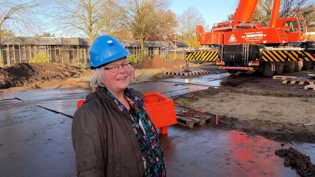 Mieke is dolblij met tiny house bij zorginstelling: 'Dit past echt bij mij'