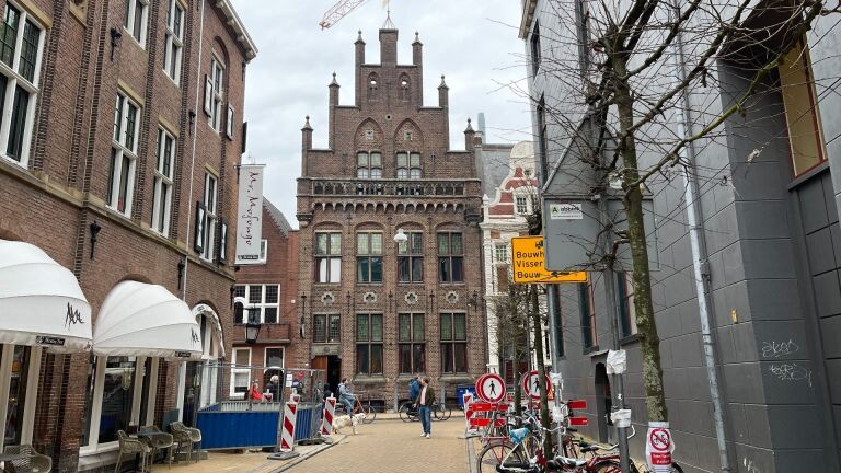 Hoe gaat de RUG 20 miljoen euro bezuinigen?