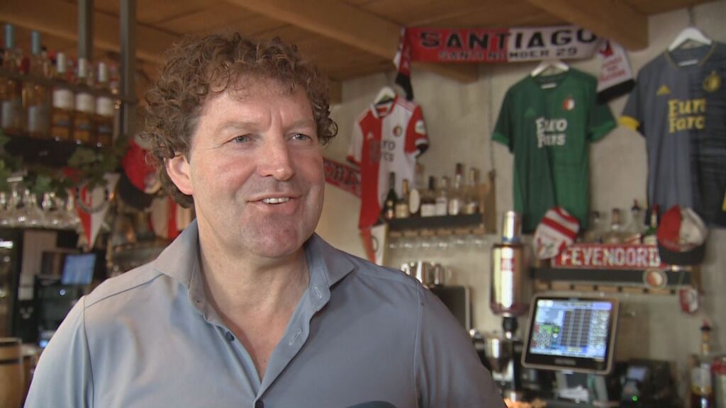 Superfan Coen tovert restaurant al om voor titel Feyenoord: 'Al mijn ...