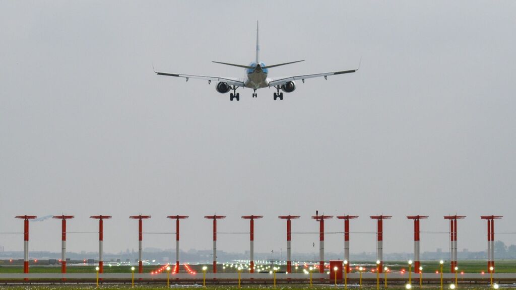 Streep door 'tweede Kaagbaan' Schiphol, nu kan Rijsenhout eindelijk ...