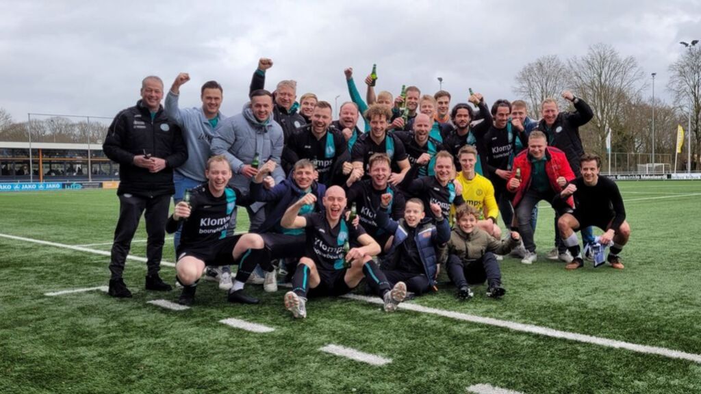 Voetbalteam scoort zes keer in een half uur, hoe kan dat?