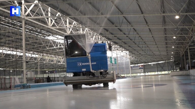 Hoe wordt de ijsvloer bij De Westfries in Hoorn gemaakt? IJsmeester ...