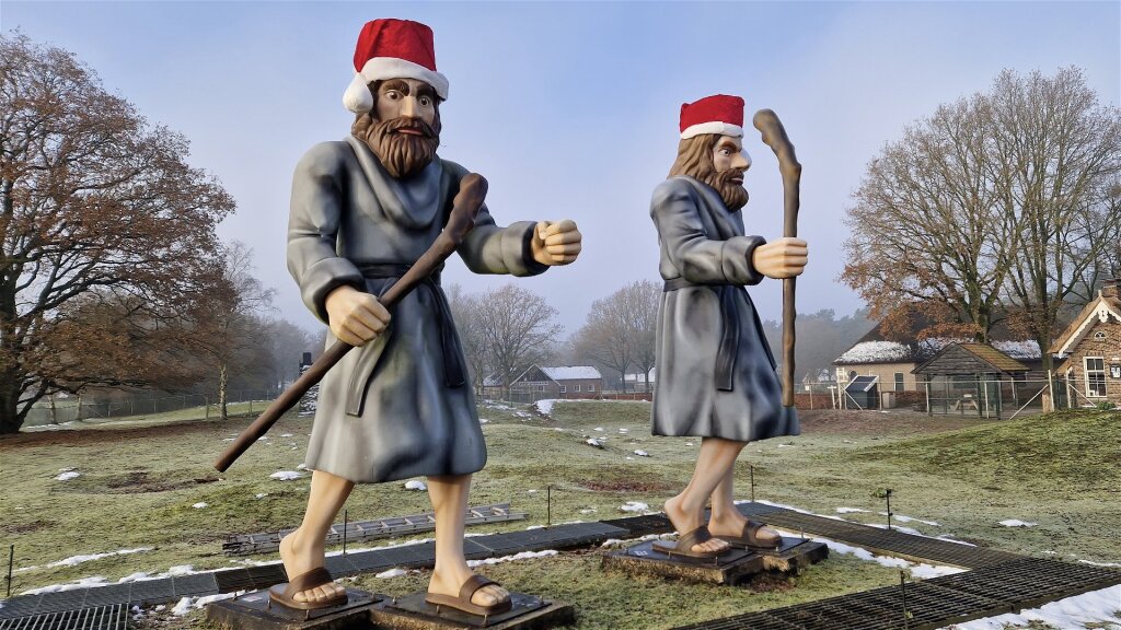 Reuzegrote kerstmutsen voor Ellert en Brammert