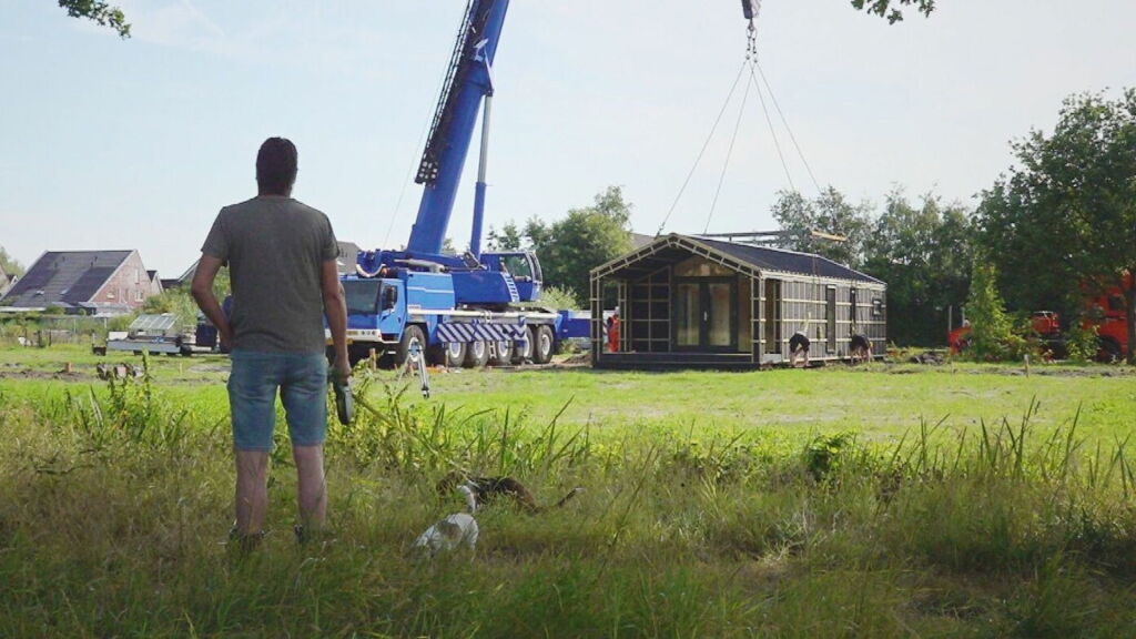 Gorredijk gaat wat kleiner wonen: eerste tiny houses van Opsterland geplaatst