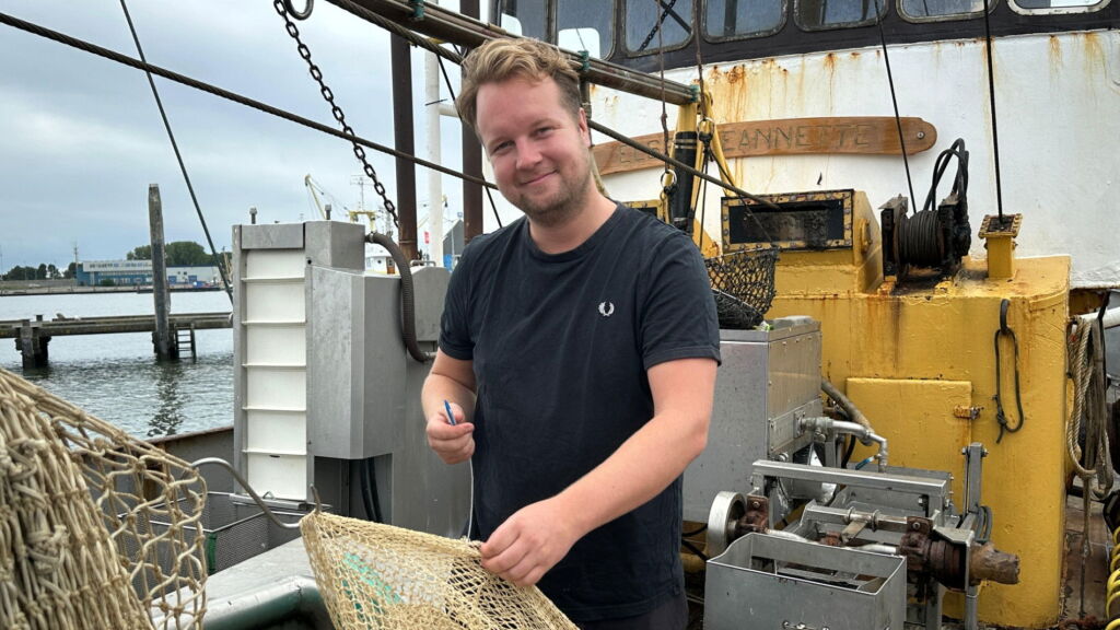 Daan wil stoppen met vissen, maar vangt er te weinig voor: “Ik hou bijna niks over”